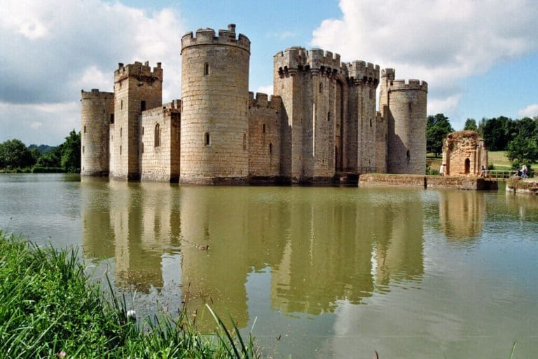 11 Most Beautiful Castles in Britain - England, Scotland, and Wales
