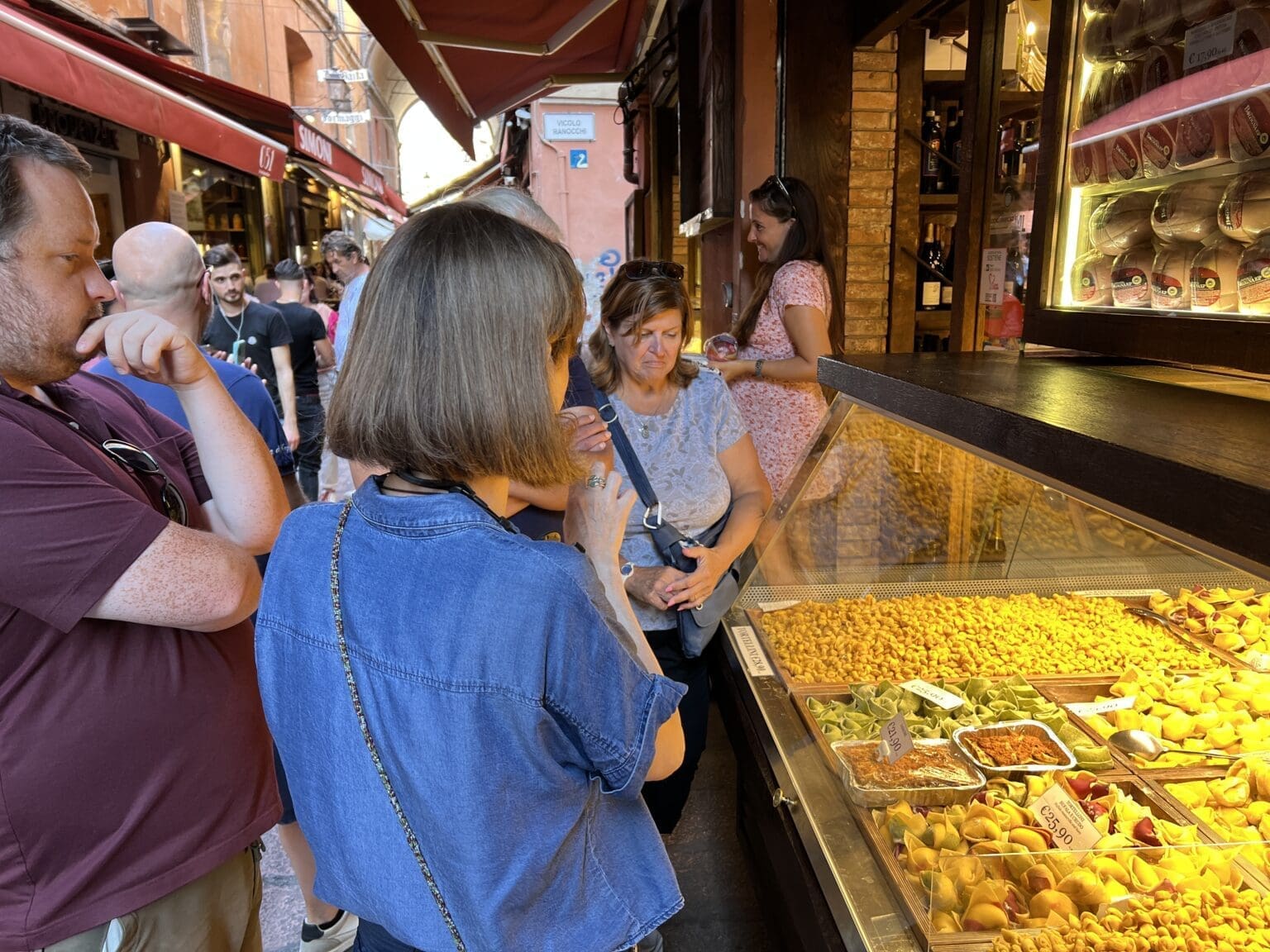 7 Must-See Spots in Bologna: Italy's Food Capital | Guidester